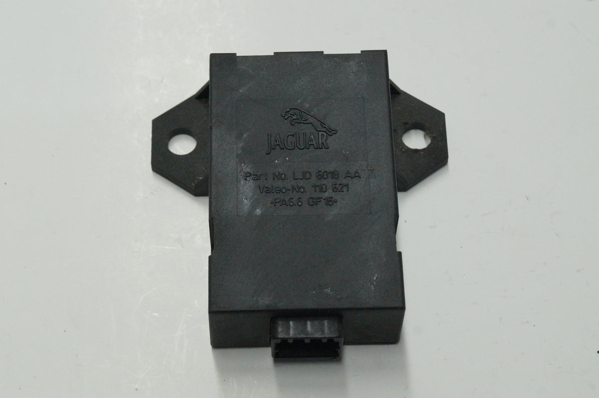 1998 - 2003 Jaguar XJ (X308)Rain Sensor Control Module | Part # - LJD6 ...