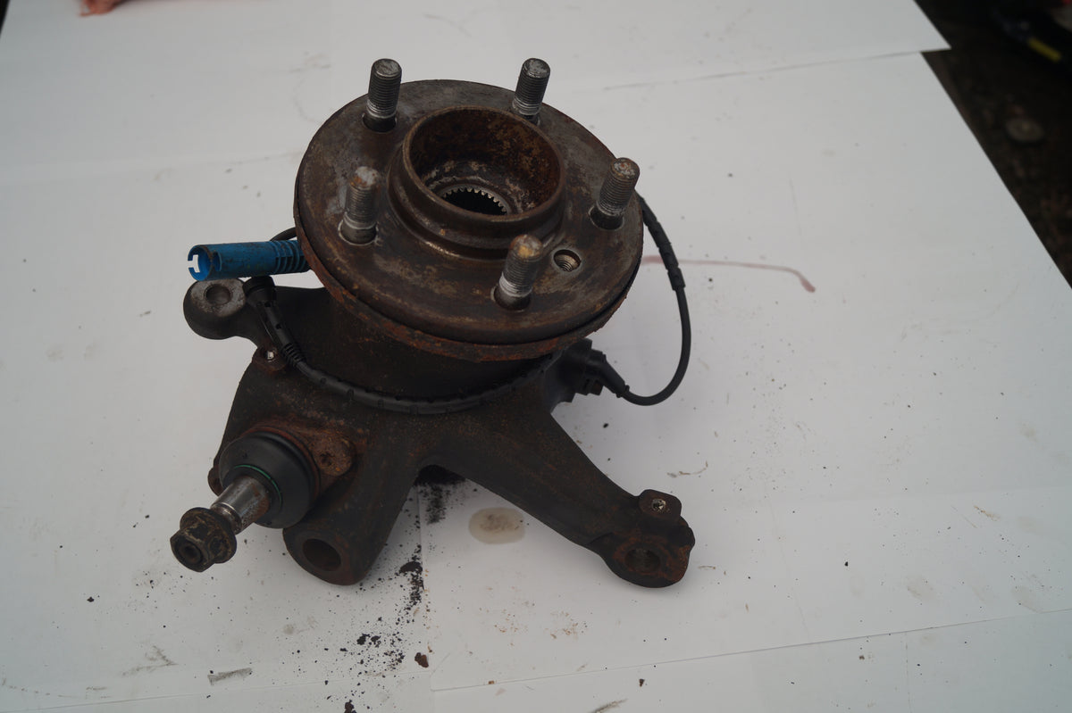 USED RANGE ROVER FRONT WHEEL HUB AND SENSOR PART #LR009816. FITS RANGE ...