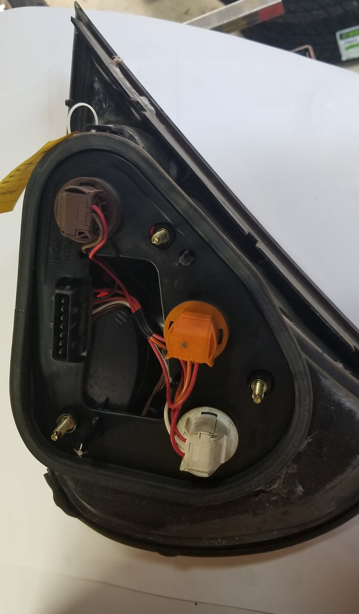 USED JAGUAR XJ REAR TAIL LIGHT ASSEMBLY RIGHT AND LEFT. FITS JAGUAR XJ ...